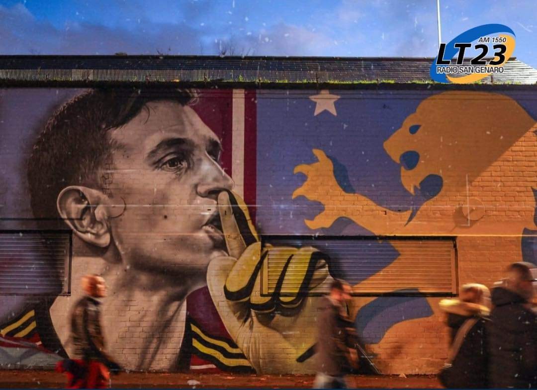 El mural del "Dibu" Martínez que inauguraron en el estadio del Aston Villa | LT23 Radio San Genaro